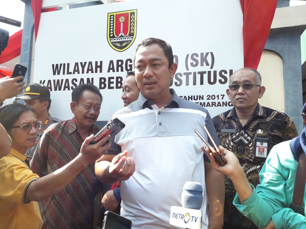 Lokalisasi SK Semarang Ditutup, 177 Tempat Karaoke Tetap Boleh Buka - FAJAR Lokalisasi SK Semarang Ditutup, 177 Tempat Karaoke Tetap Boleh Buka - FAJAR
