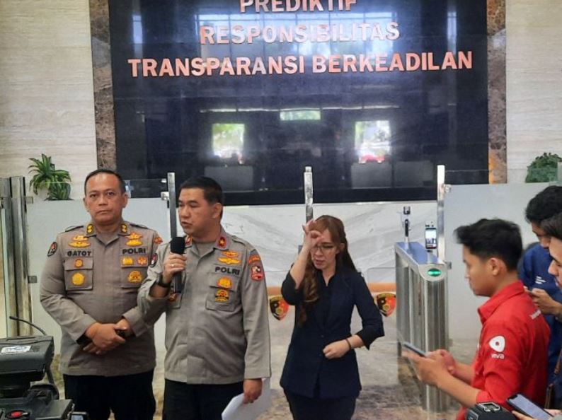 Masa Tahanan Panji Gumilang Diperpanjang - FAJAR Masa Tahanan Panji Gumilang Diperpanjang - FAJAR