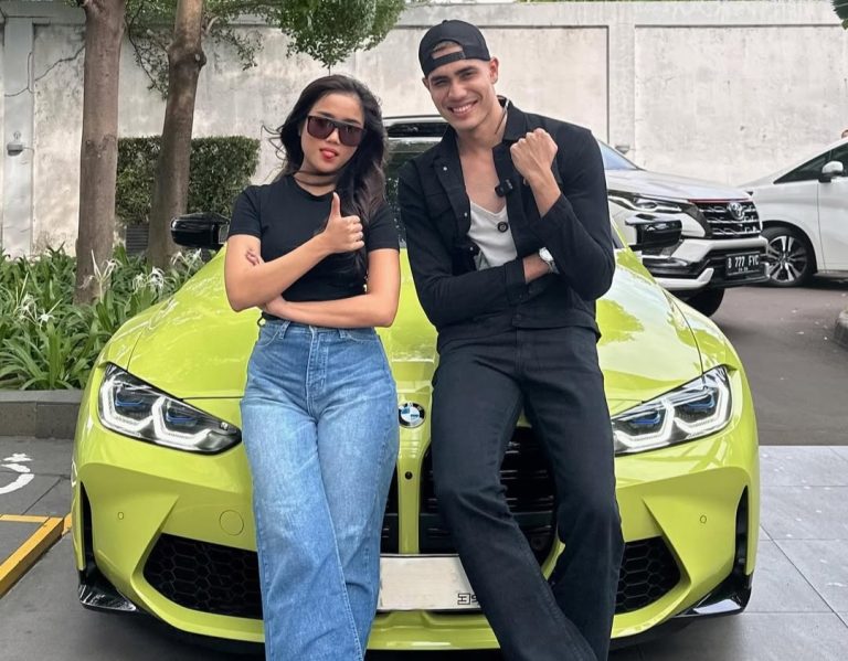 Sama Sama Punya Mobil Sport Aisar Khaled Ajak Fuji Balapan Fajar